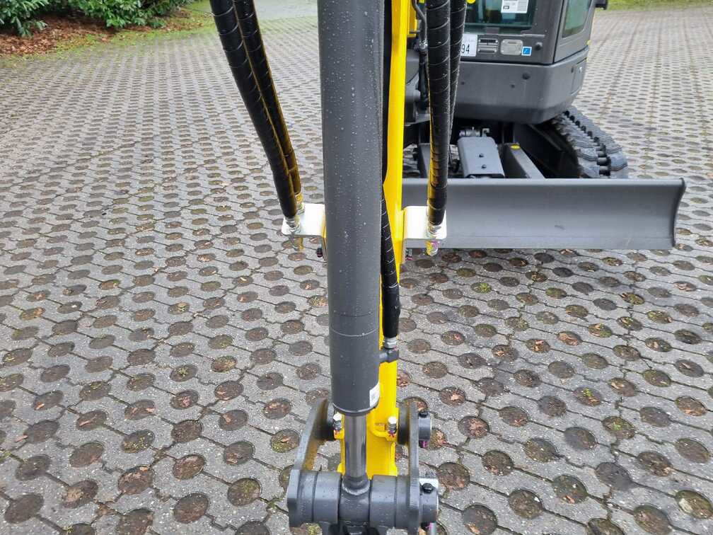 For sale: New Holland Agriculture New Holland E26C minikraan ...