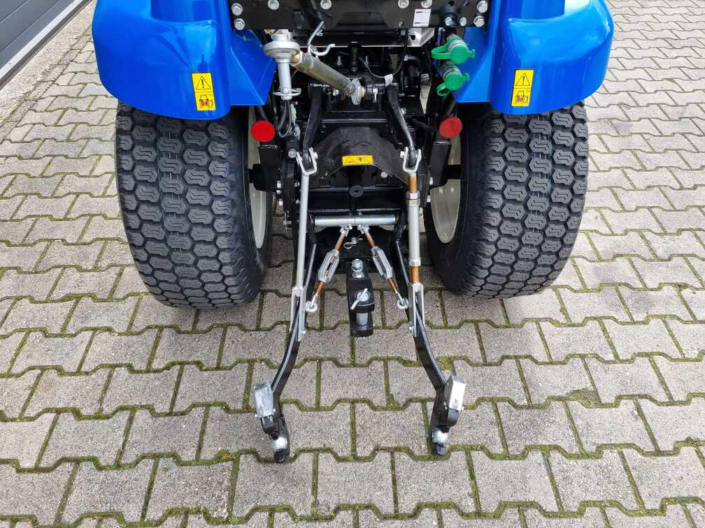 New Holland Boomer 25 | Twentrac B.V.